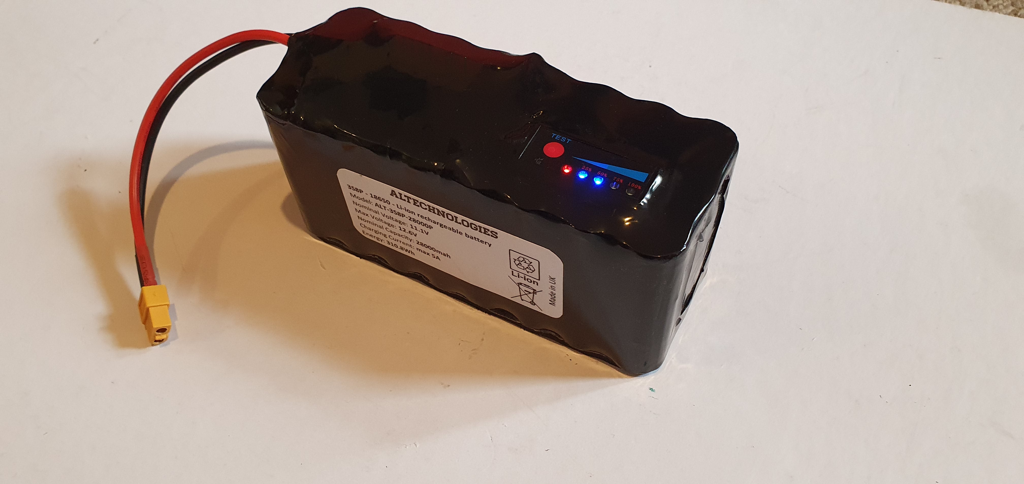 Waverunner Atom bait boat - 12V 20Ah/28Ah compatible Lithium battery